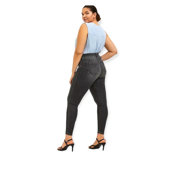 torrid | Jeans | 2 Bombshell Skinny Super Soft Highrise Jeans | Poshmark